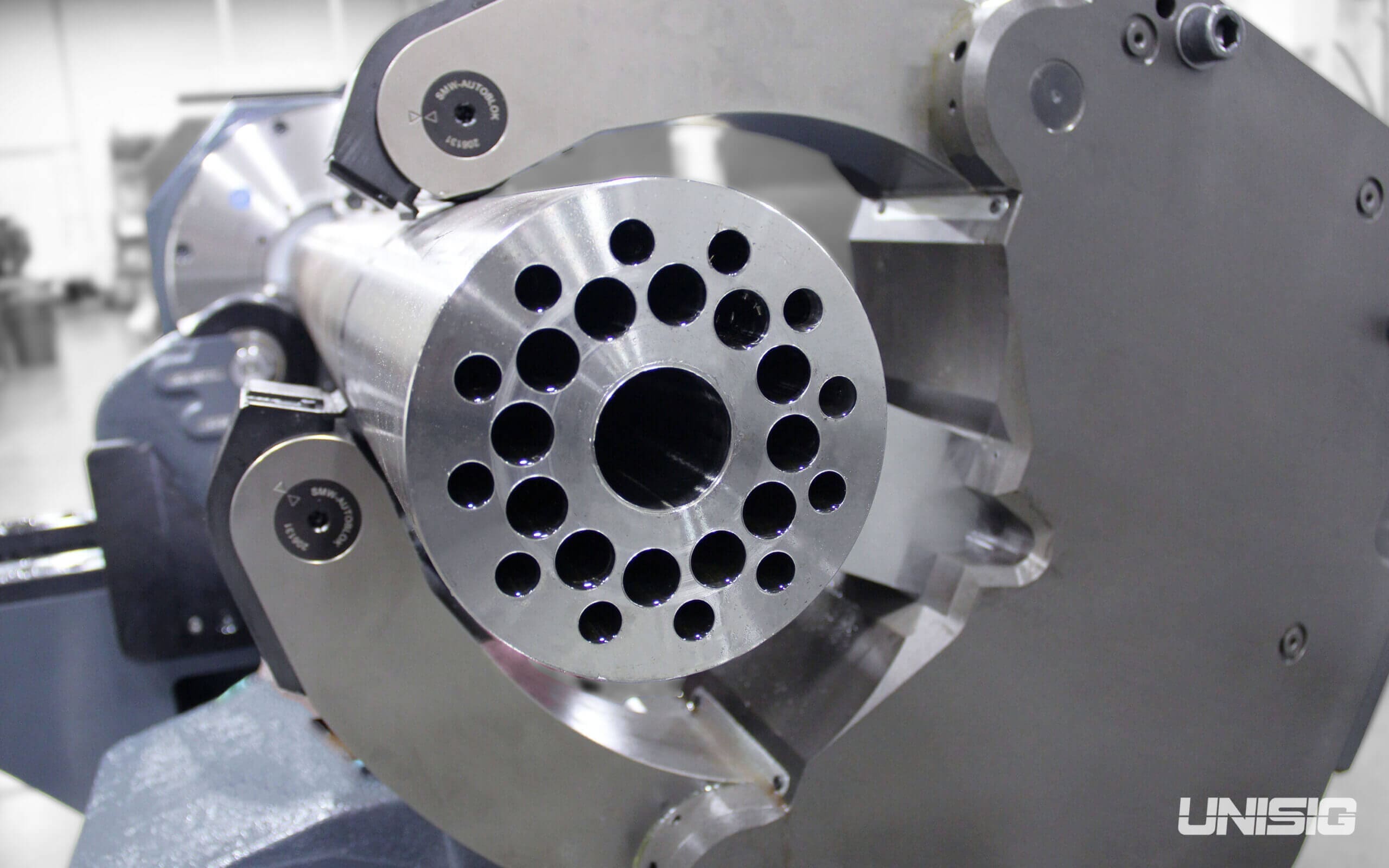 UNX eccentrical deep hole drilling machines | UNISIG extreme precision